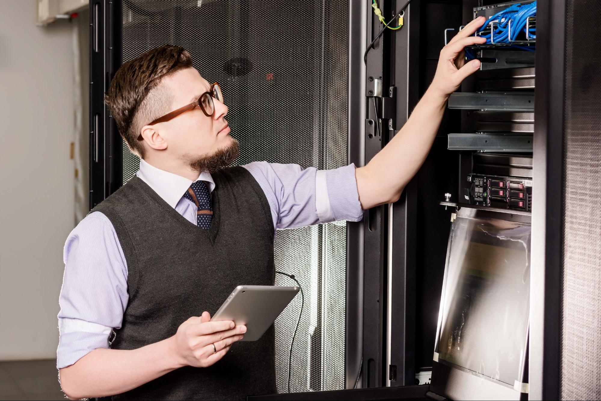 The Complete Managed IT Services Checklist | Yardstick Technologies